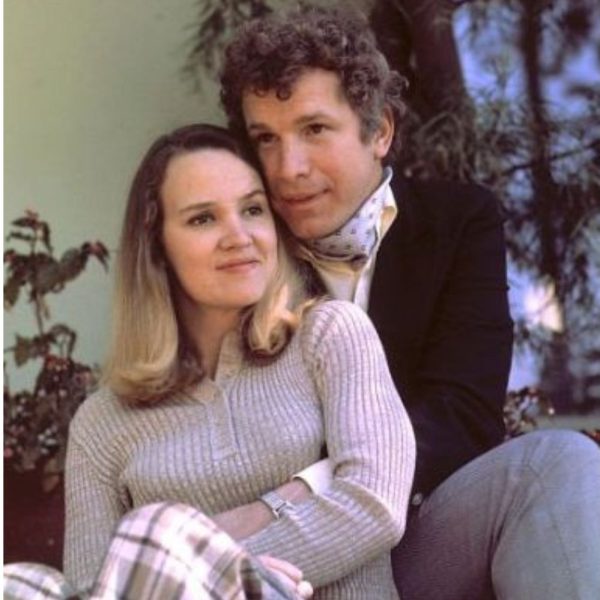 Mitzi McWhorter: What happened to Wayne Rogers' ex-wife? - Dicy Trends