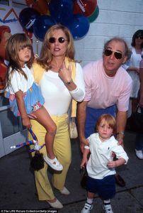 Love Story: Jimmy Buffett and His Wife Jane Slagsvol - Dicy Trends
