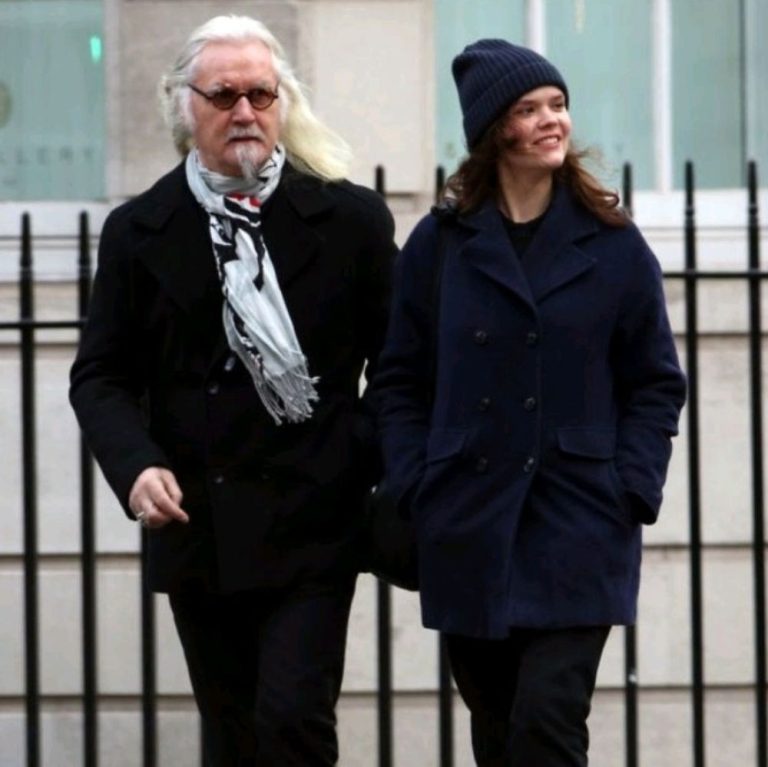 Scarlett Connolly: Facts About Billy Connolly And Pamela Stephenson's ...
