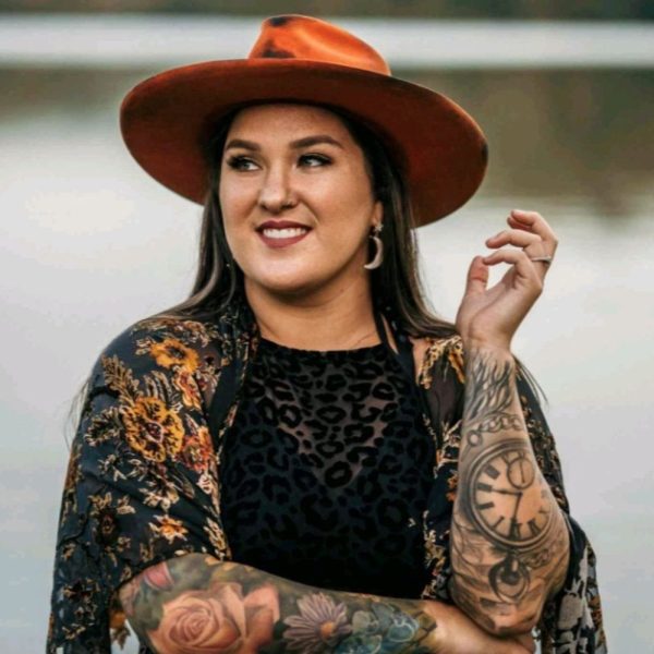 Allie Colleen Brooks: Inside The Life Of Garth Brooks' Daughter - Dicy ...