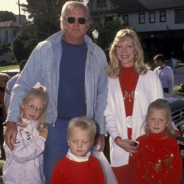 Valerie Lundeen: What Happened To Ron Ely's Wife? - Dicy Trends